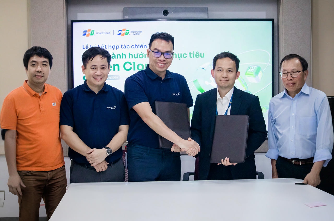 FPT Smart Cloud joins hand with FPT IS to develop “Green Cloud” - FPT ...