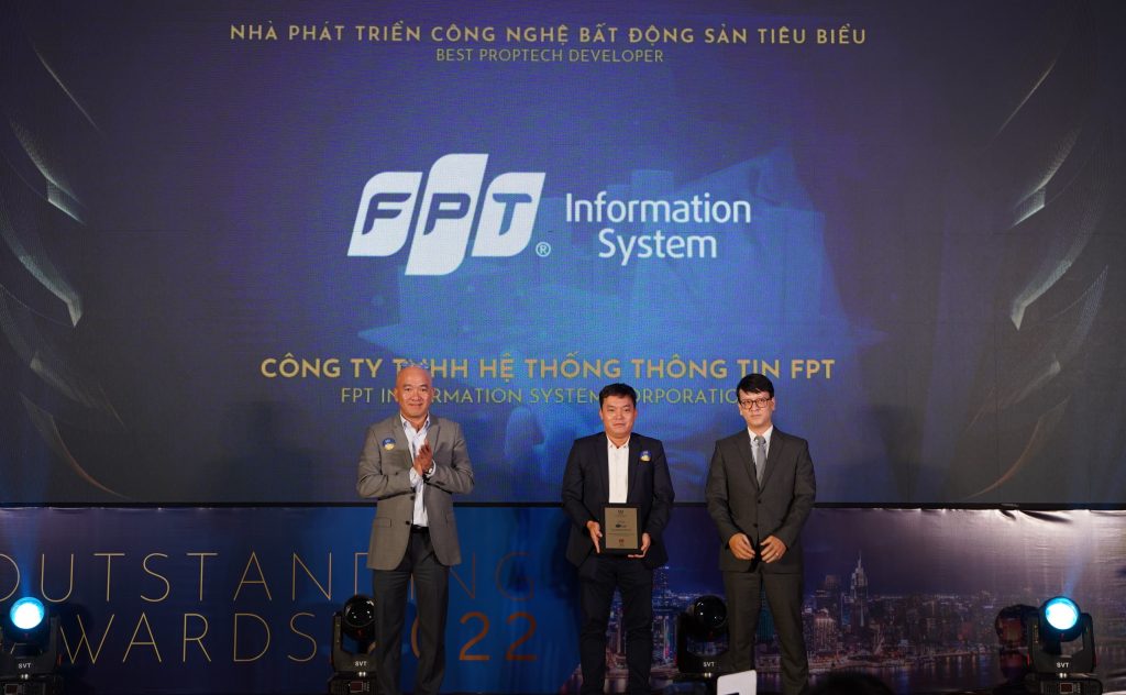 FPT IS wins Best Proptech Developer Award 2022 - FPT IS - EN