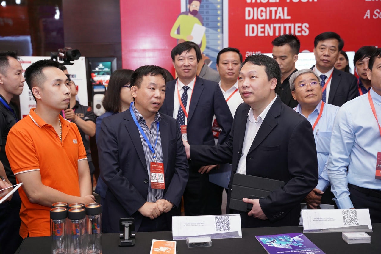 Explore data and digital asset protection with FPT IS - FPT IS - EN