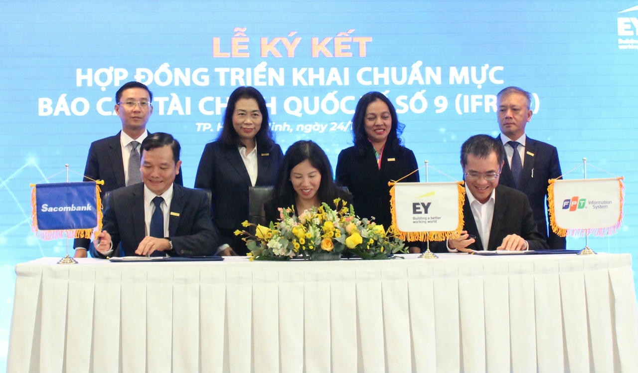Sacombank – the second customer to sign contract to deploy FPT IS' IFRS ...