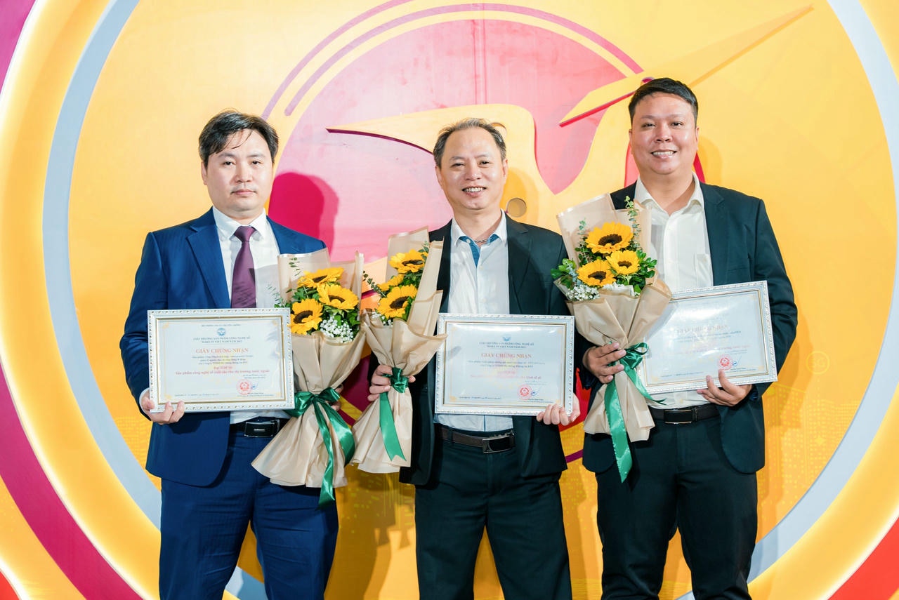 Three “Made by FPT IS" solutions are honored in the Top 10 Make in Viet ...