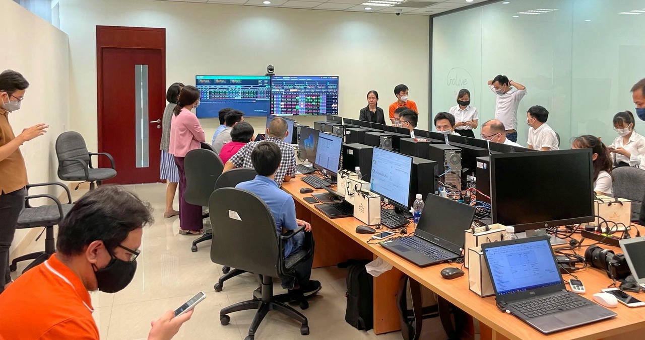 HoSE successfully operates the new trading system deployed by FPT - FPT ...