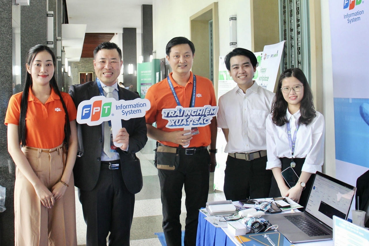 The digital healthcare ecosystem by FPT IS makes its mark at Hoan My Scientific and Technical ...